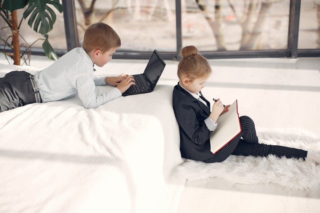 Creating an Effective Home Study Space for Hybrid Learning - Smart ...